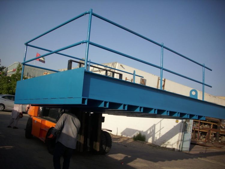 CRANE PLATFORMS-AERIAL PLATFORMS-MATERIAL LOADING